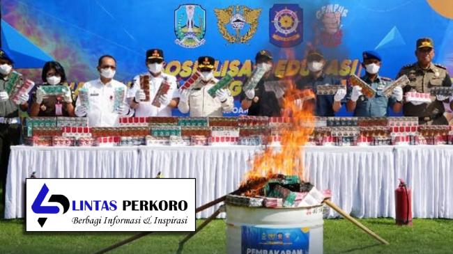 Jutaan Batang Rokok Ilegal Dimusnahkan di PT Putra Restu Ibu Abadi